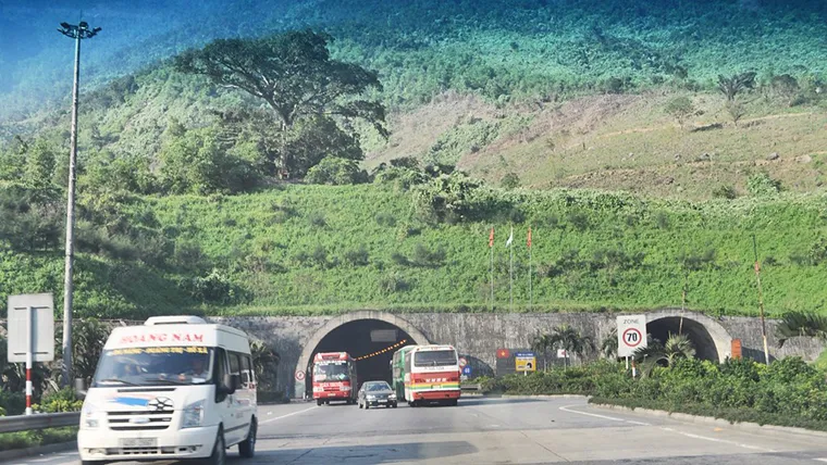 Hai Van Tunnel – A Marvel of Engineering Connecting Central Vietnam ...